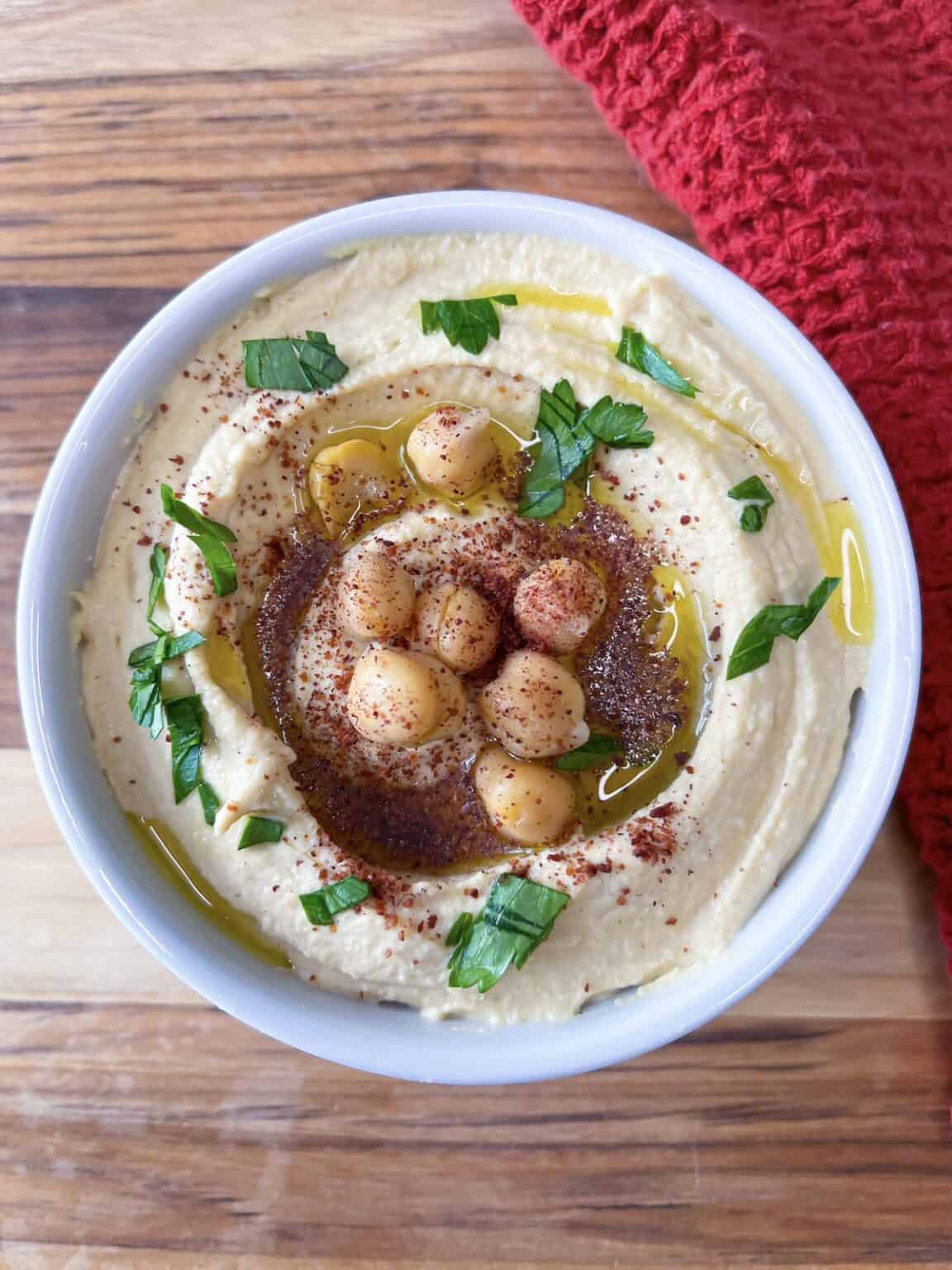 Easy Mediterranean Hummus Recipe (with Canned Chickpeas) - Mallory the ...