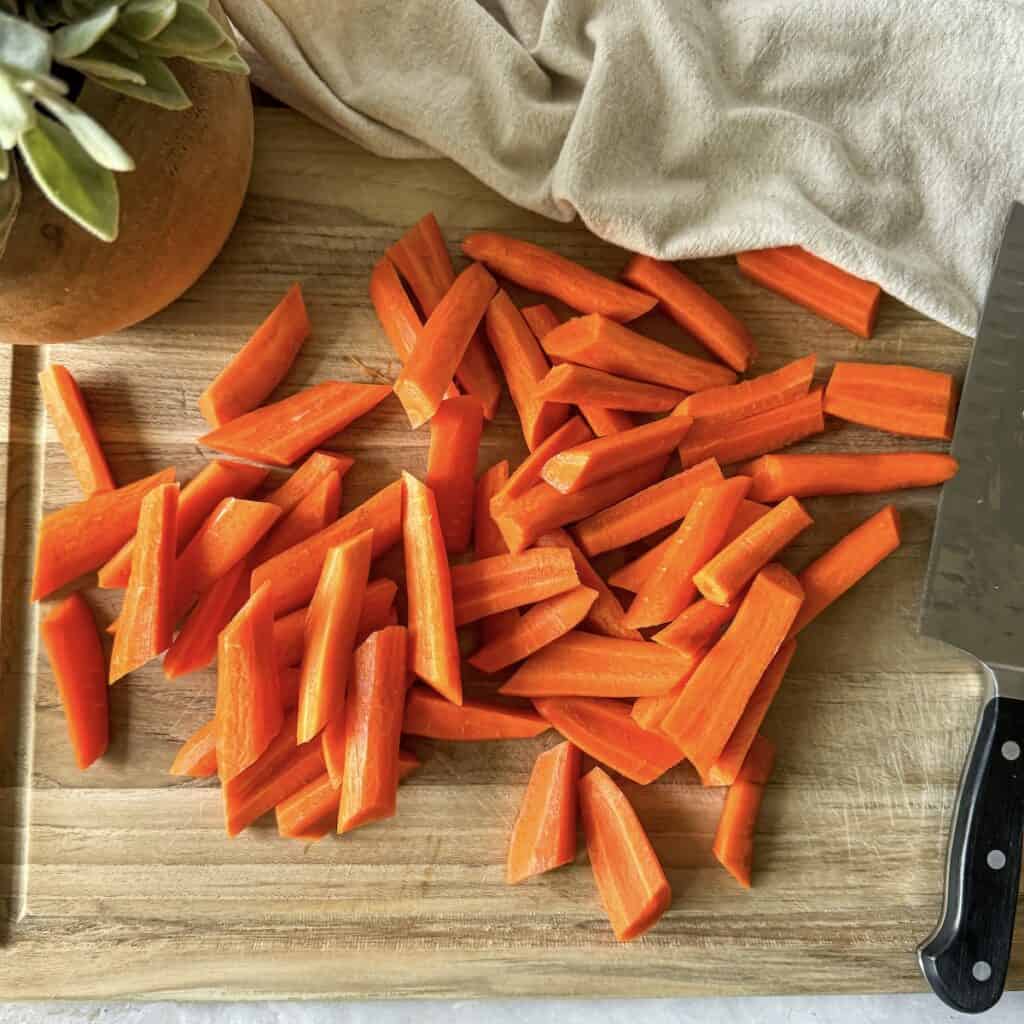 Delicious Honey Thyme Roasted Carrots (Simple Recipe) - Mallory the ...